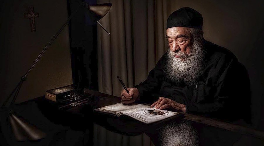 Μα Γέροντά μου, θα μου πείτε είμαστε άξιοι να κοινωνάμε κάθε Κυριακή ...